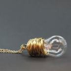 Beautiful Ideas On How To Decorate With Repurposed Light Bulbs