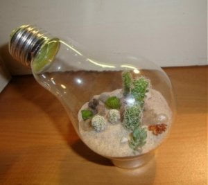 Beautiful Ideas On How To Decorate With Repurposed Light Bulbs