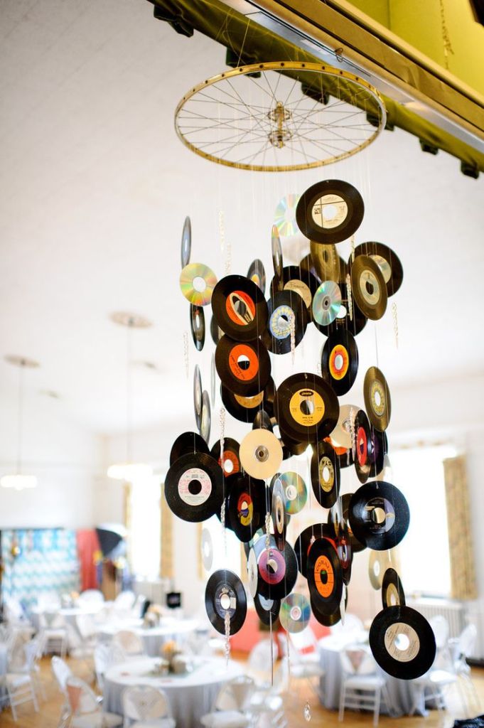 21 DIY Recycled Vinyl Projects Perfect For Any Interior Design