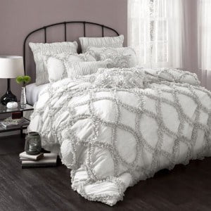 30 Of The Most Chic And Elegant Bed Comforter Designs To Choose From ...