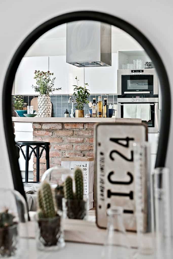 How To Decorate And Organize A One Room Apartment