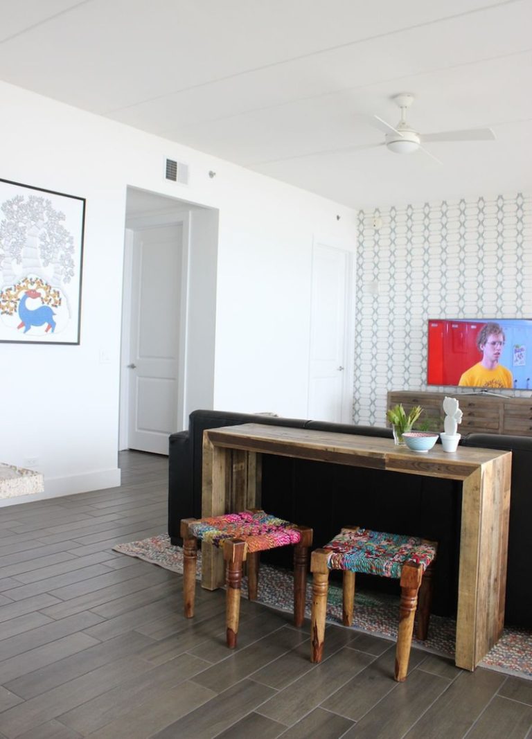 How To Decorate Your Living Room With Gorgeous Sofa Tables