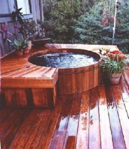 20 Outdoor Jacuzzi Ideas For A Relaxing Weekend