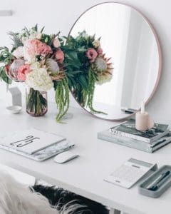 31 Super Useful DIY Desk Decor Ideas To Follow