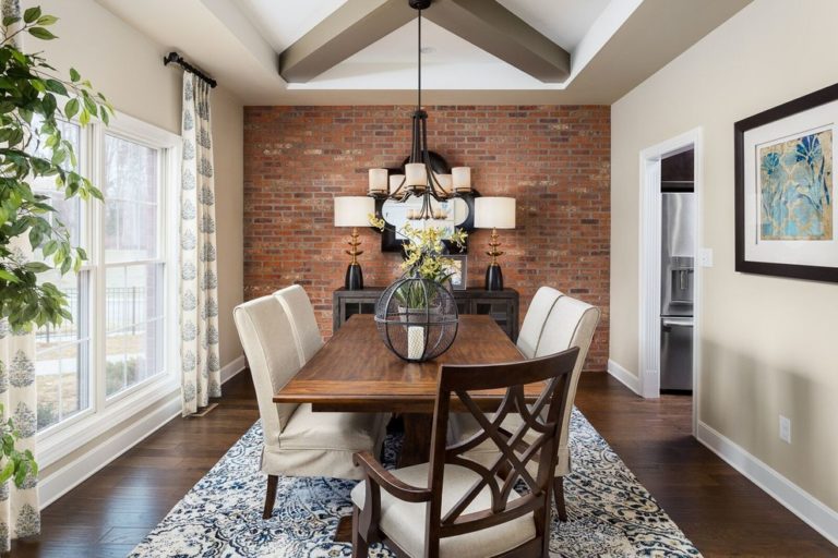 20 Fantastic Traditional Dining Room Interiors That Sparkle With Elegance
