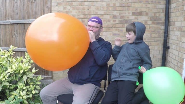 15 World`s Coolest Party Balloon Games For Kids