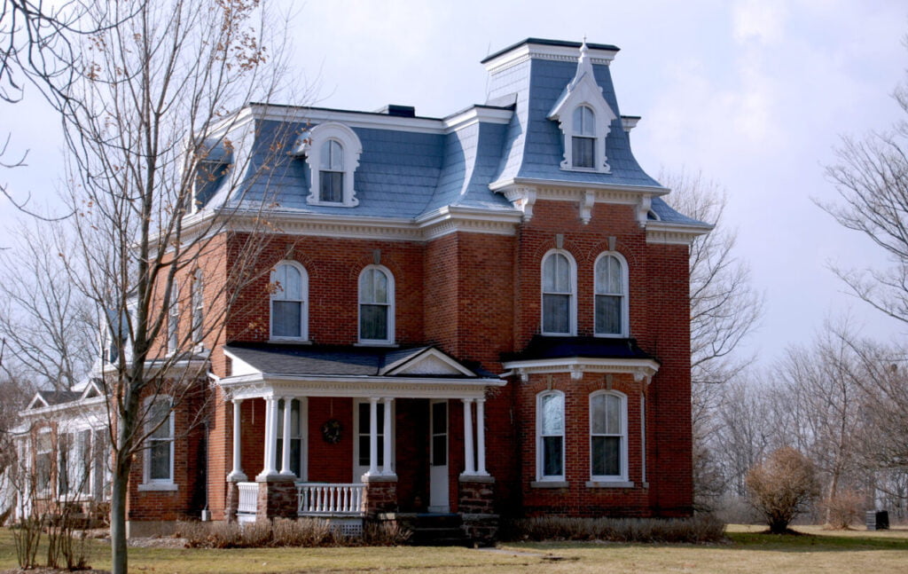 Mansard Roofs: Ultimate Guide For A Timeless Choice
