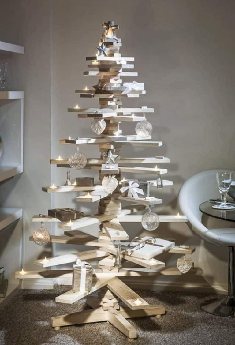 18 Christmas Pallet Projects That Will Give A Festive Touch To Your Home