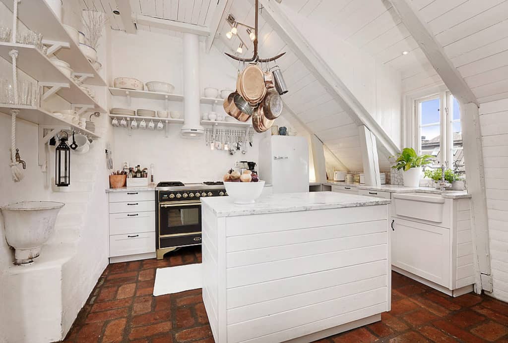 21 Smart Ways To Decorate Your Attic Kitchen With Ease