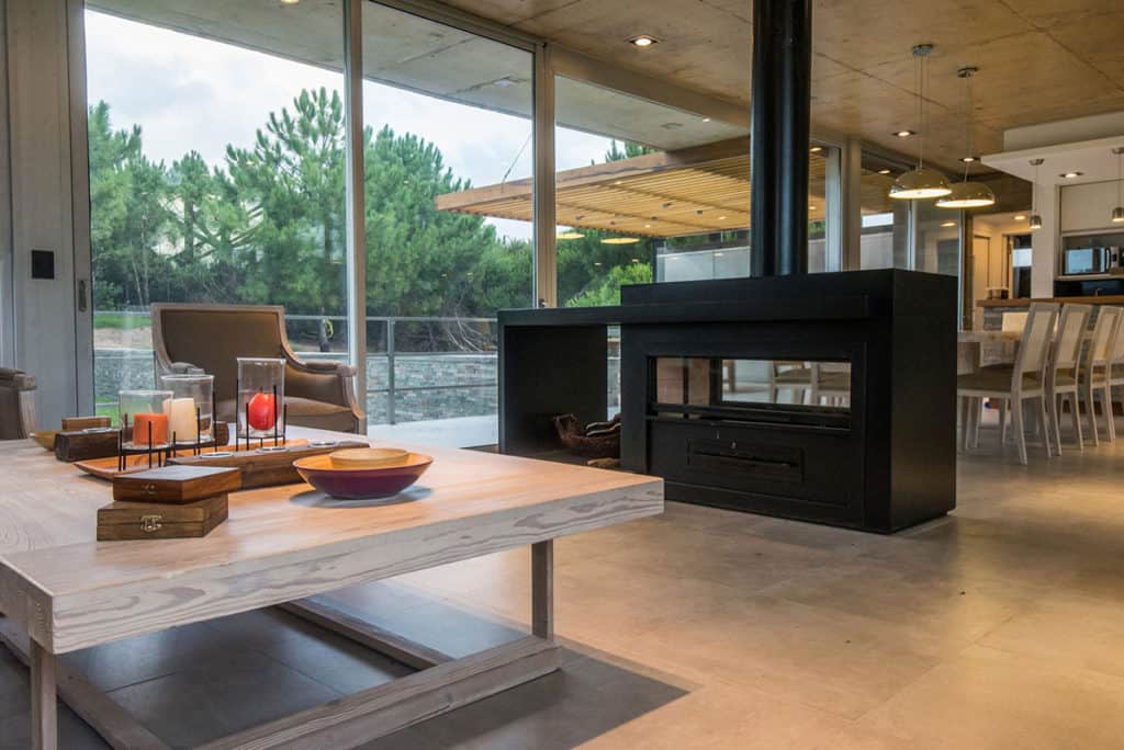 20 Functional Double-Sided Fireplaces For Your Spacious Home