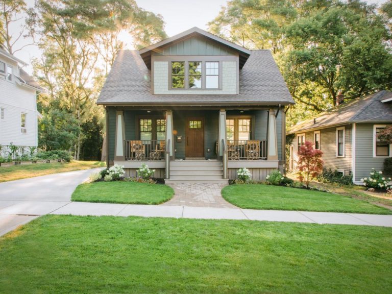 What Is The Craftsman House Style & Why It's Popular Today