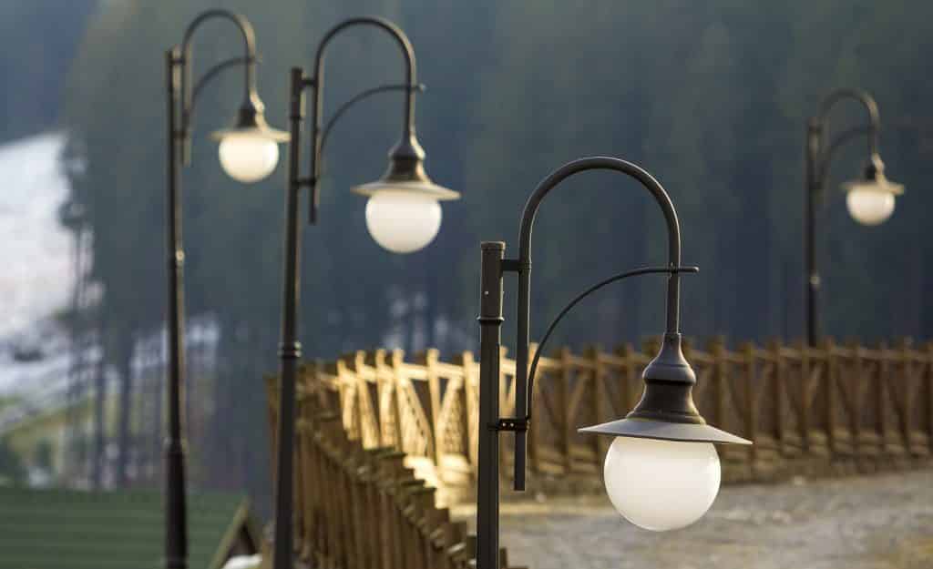 9 Best Solar Gutter Lights | Reviews + Guide