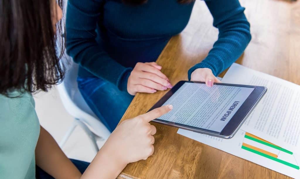 Kindle Paperwhite Vs. Nook Glowlight | All You Need To Know