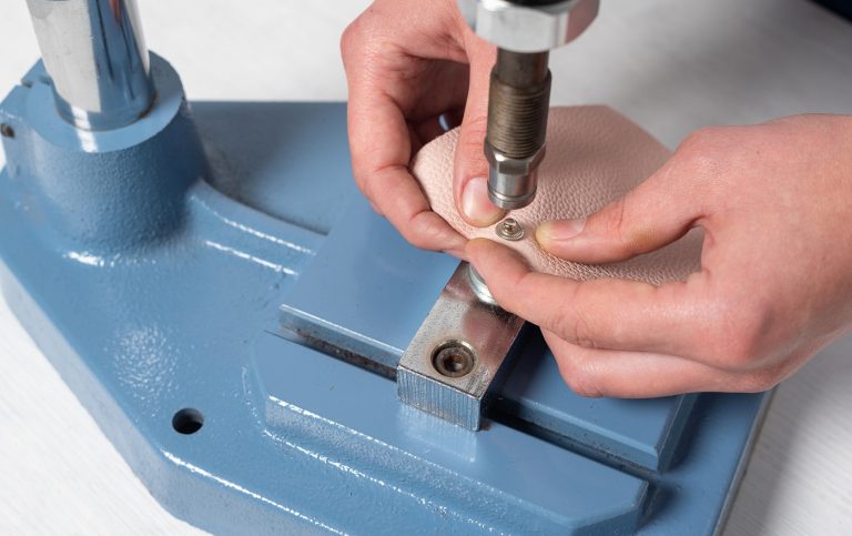 6 Best Button Maker Machine [Reviews & Buyer's Guide]