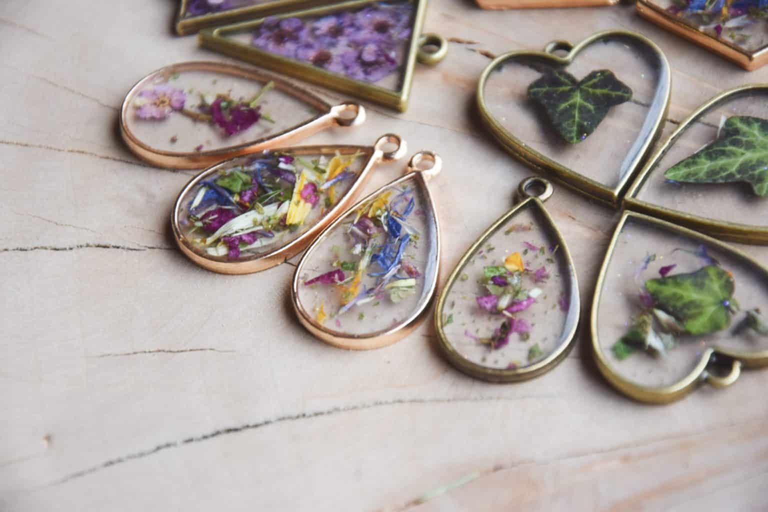 How To Make Resin Jewelry 101 [All You Need To Know]