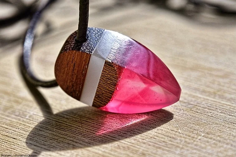 How To Make Resin Jewelry 101 [All You Need To Know]