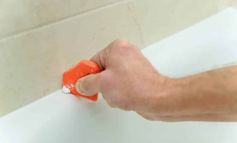 8 Best Caulk For Showers And Bathtubs Right Now