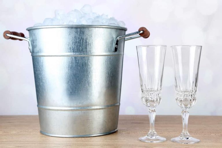 30 Different Types Of Buckets For Your Home [Information]