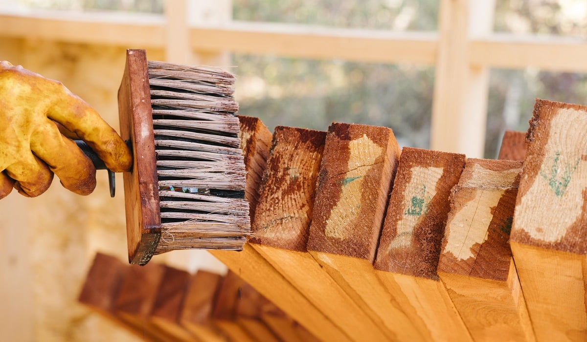 9 Best Exterior Polyurethane | Reviews + Buyer’s Guide