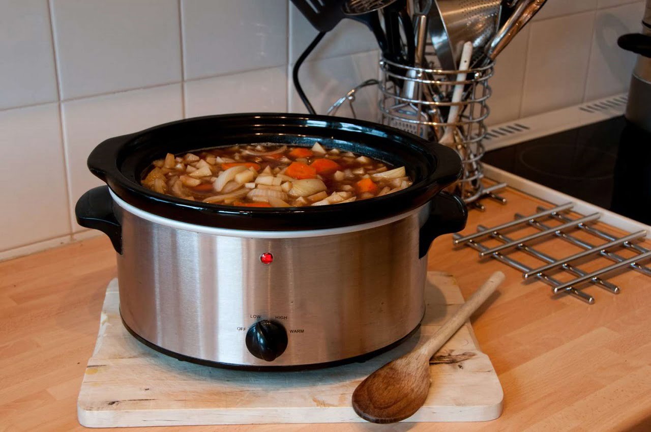 How To Use A Slow Cooker: Easy Step-by-Step Guide