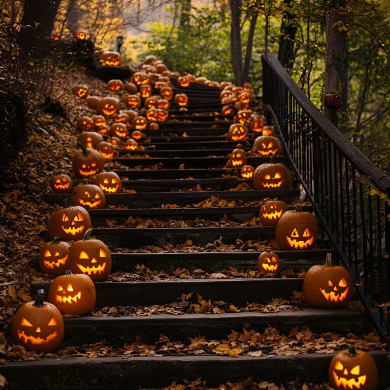 27 Halloween Staircase Décor Ideas For An Enchanting Spooky Season