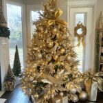 30 Gold & Glam Trees Bringing Luxurious Style To Christmas Décor